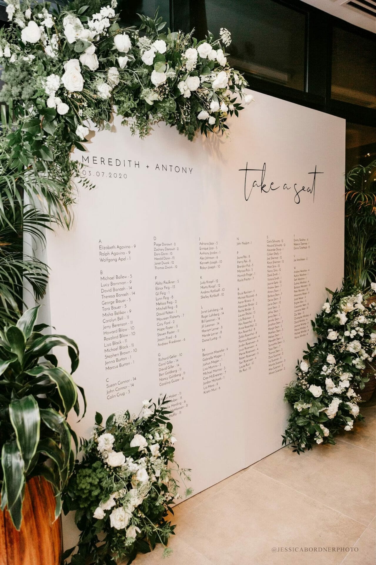 25+ Stunning Modern Wedding Seating Chart Ideas - Plan In Love