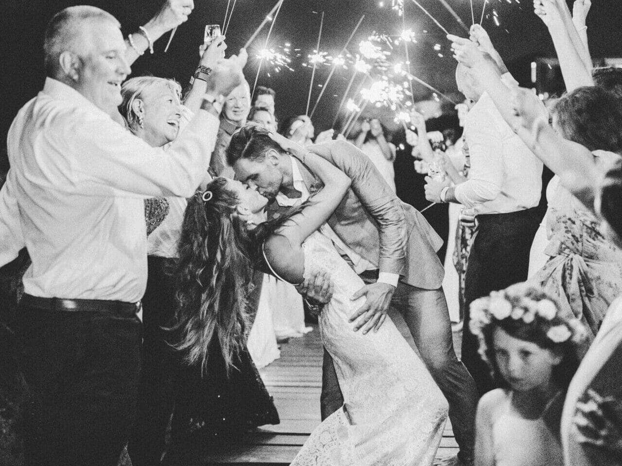 25+ Real Brides Spill Their Biggest Wedding Regrets - Plan In Love