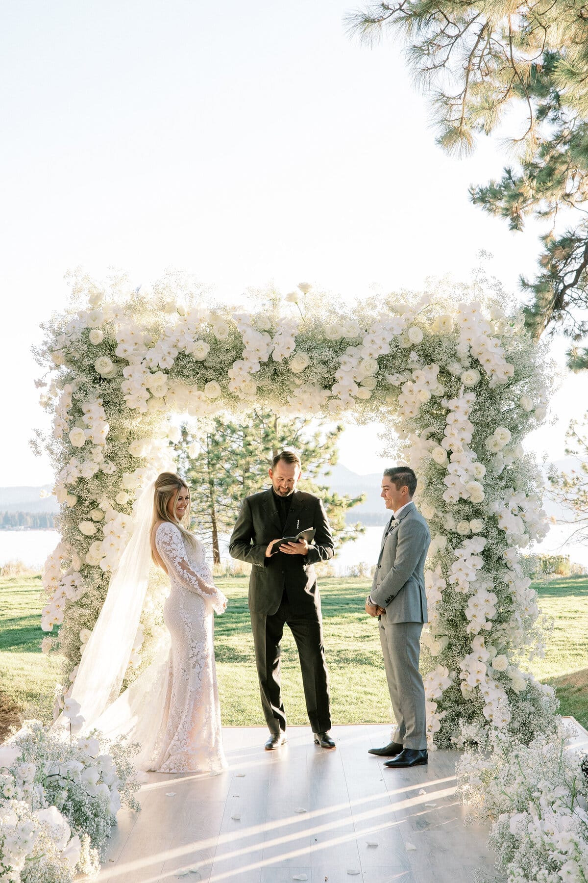 At a wedding which side is the bride 60 photos - Astyledwedding.com